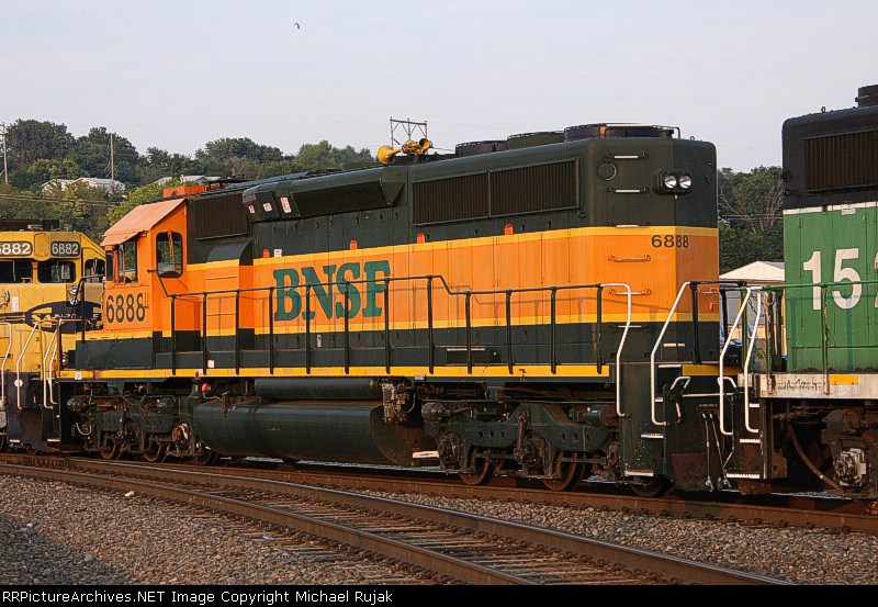BNSF 6888